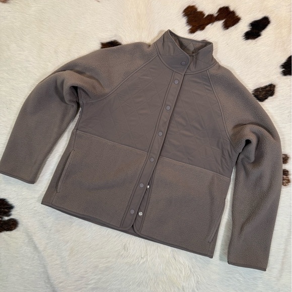 Jackets & Coats | Gapfit Quilted Fleece Jacket In Taupe Grey Size ...